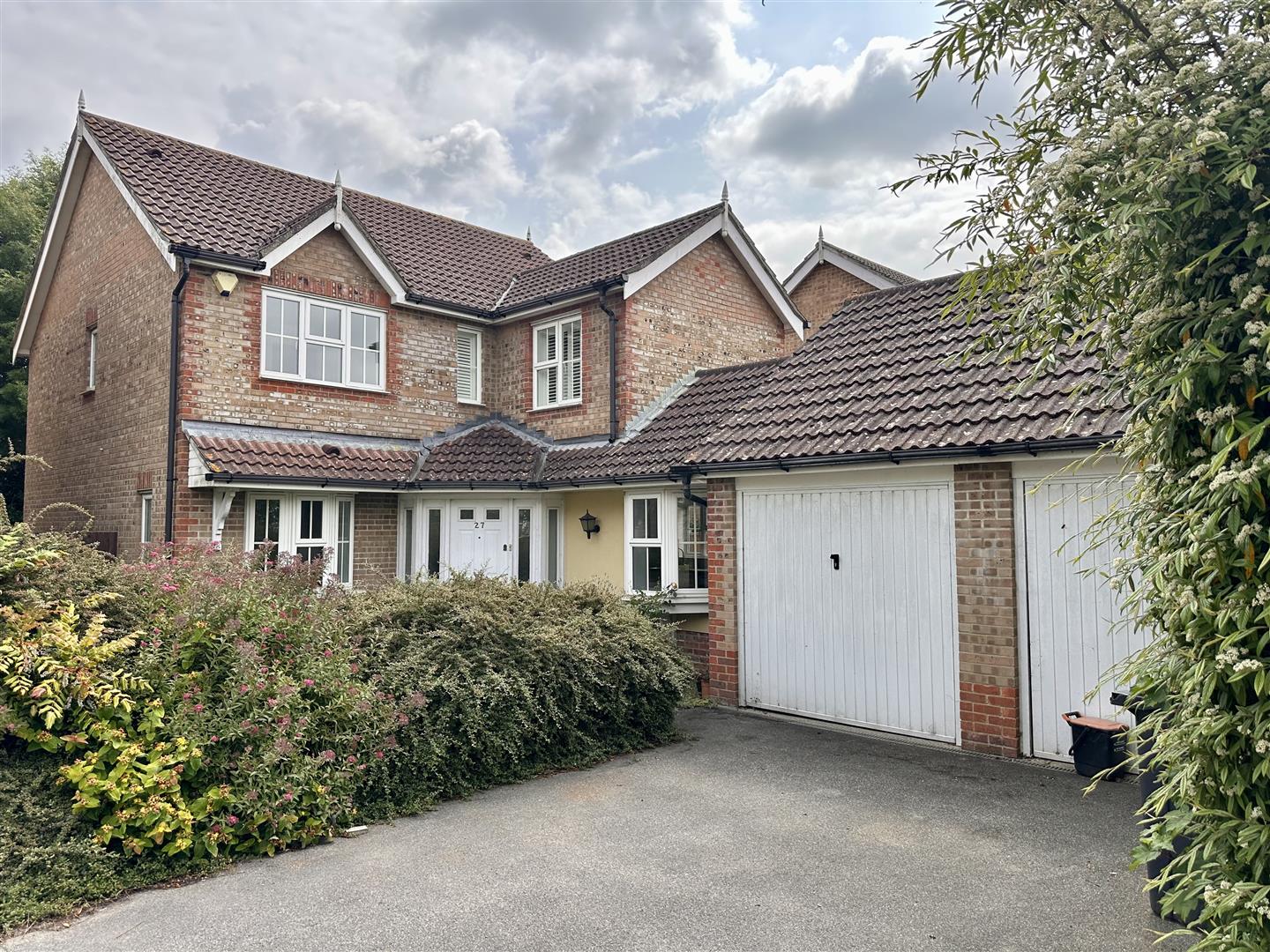 Alec Pemble Close, Kennington - Martins Estates